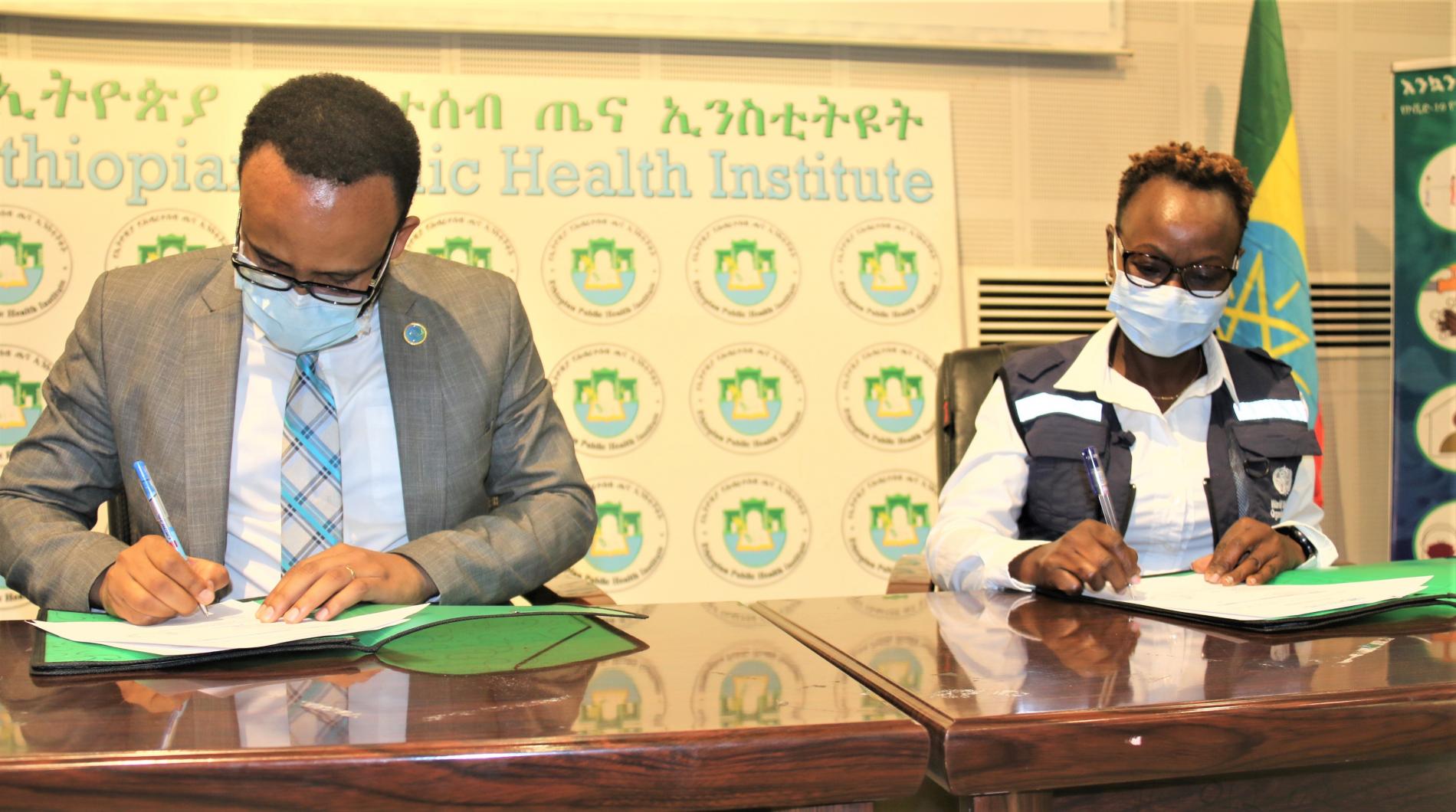 WHO donates 3,000 oxygen cylinders to the Ethiopian Public Health ...