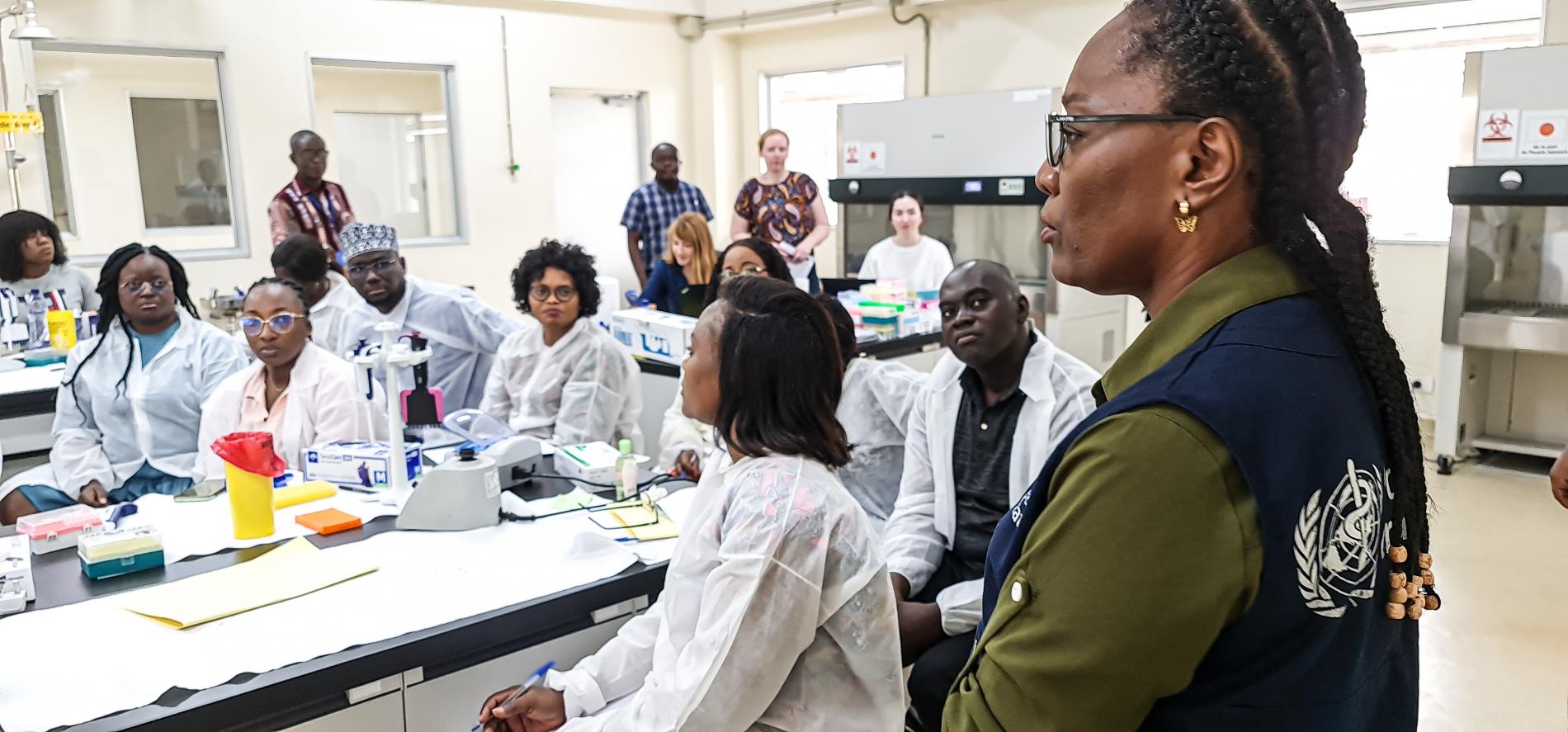 L’OMS renforce les capacités de l’INRB et de trois autres laboratoires ...