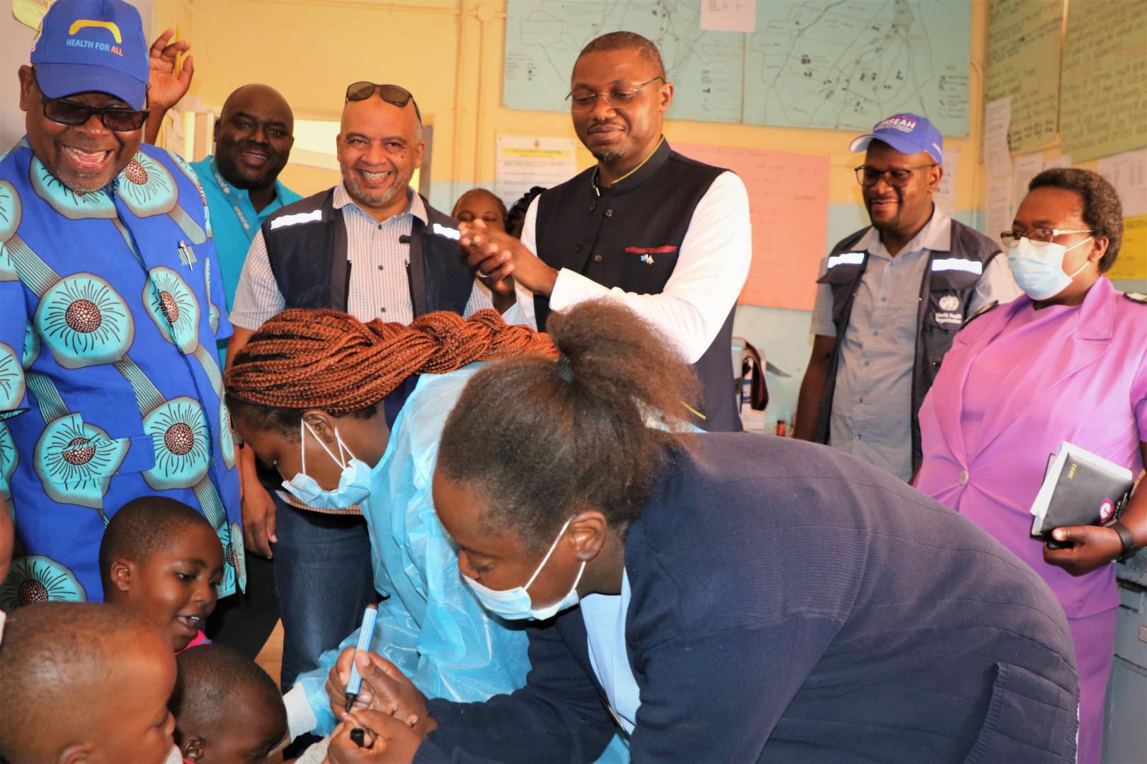UNICEF and WHO Representatives Visit Henderson Clinic to Ensure Quality ...